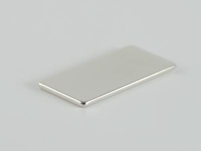 ネオジム磁石(N40)、角型、20x10x1(mm)、1mm方向｜永久磁石・希土類磁石・マグネット製品詳細｜ネオマグ